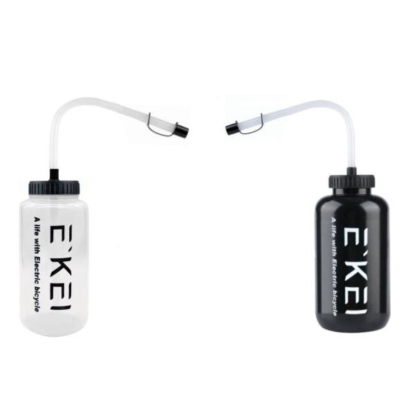 商品名　ウォーターボトル■素材  LDPE■商品説明剣道の面を付けたままでも、水分補給が可能なストロータイプのスポーツボトルです。E'KEIウォーターボトルブラック、ホワイト、半透明サイズ直径：9cm（底面部）高さ：30.5cm（キャップ部...