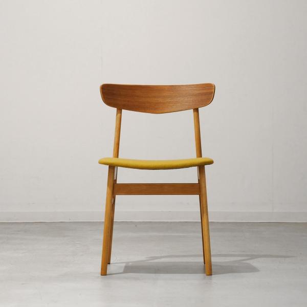 デンマークで購入した「Farstrup Mobelfabrik」社のチーク＆ビーチ材のModel.210ダイニングチェア（別名：V-BACKチェア）。座面はリバコ社NCシリーズのイエローグリーン色（ウール＆アクリル）にて張替えを行い、木部色...
