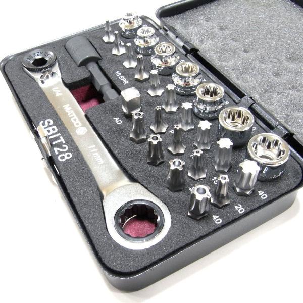 マトコツール、普通のＴＯＲＸ（トルクス）とは違う、いずれもトルクスプラス（TORX-PLUS）のツールセットです。まずビットですが、一般的な２５ｍｍビットより短いスタビービットです。ビットの高さは約１８．４ｍｍです。次にソケットですが、こち...
