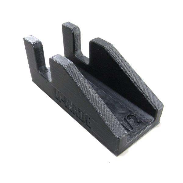 アイクスオリジナル、N-MADE（エヌ・メイド）シリーズのラチェットホルダーです。写真のように、ラチェットを工具箱の引き出しにカッコ良くレイアウトできます。こちらは差込角１２．７のラチェットハンドル用です。価格は１個のお値段です。底部には強...