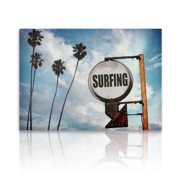 商品仕様／規格商品名フォトパネル surfing sign with palm treesサイズ(cm寸法)横：70×縦：50×奥行：2.5、1.1kg材質キャンバス・MDF特徴手頃な値段でインテリアが出来るのが大きな魅力です。ちょっと寂し...