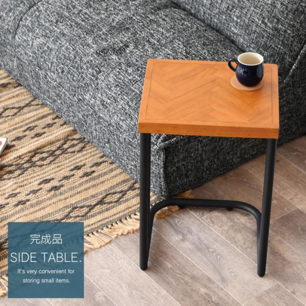 商品仕様／規格商品名サイドテーブルサイズ(cm寸法)幅：40×奥行：35×高さ：53 材質ラバーウッド／アイアン特徴ちょっとした物を置いておくのにはとても便利です。一般的なソファや椅子に座った状態で物が置きやすい、ちょうど良い高さに設定され...