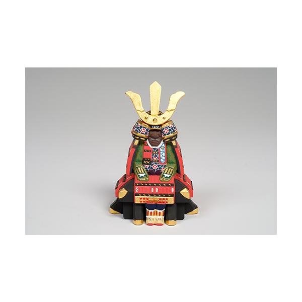 ※※※画像は旧デザインです。現在、一部意匠を変更しております。※※※一刀彫による人形作りは、独特の鋭いノミ跡が見せる稜角と面、そして金箔や岩絵具で彩られた微細で華麗な図柄との、見事な調和の美しさにあります。伝統の上にも新しい意匠を盛り込んだ...