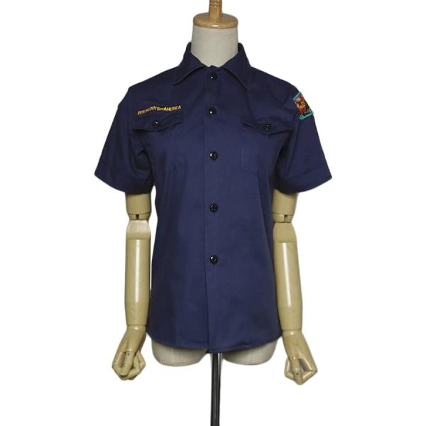 アメリカから入荷。レトロなボーイスカウトシャツ。使用したマネキンは一般大人女性(レディース)9号サイズ。 ●製造国●BANGLADESH●表記サイズ●YOUTH M●採寸●肩幅　約38.5cm袖　　約19.0cm着丈　約62.0cm身幅　約...