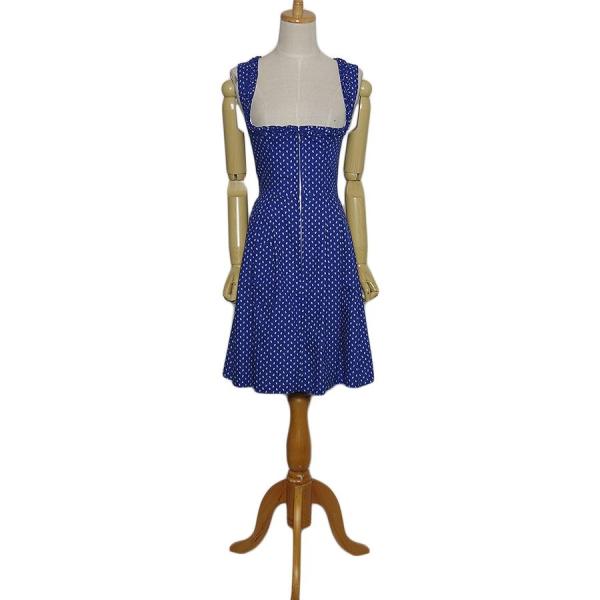 ヨーロッパから入荷。ミニ丈 チロルワンピース。南ドイツ・オーストリアを中心とした地域の民族衣装ディアンドル。気軽に楽しめる、カジュアルスタイル。オクトーバーフェスト等の影響もあり、その文化が一般的にも知られるようになってきました。 ●ブラン...