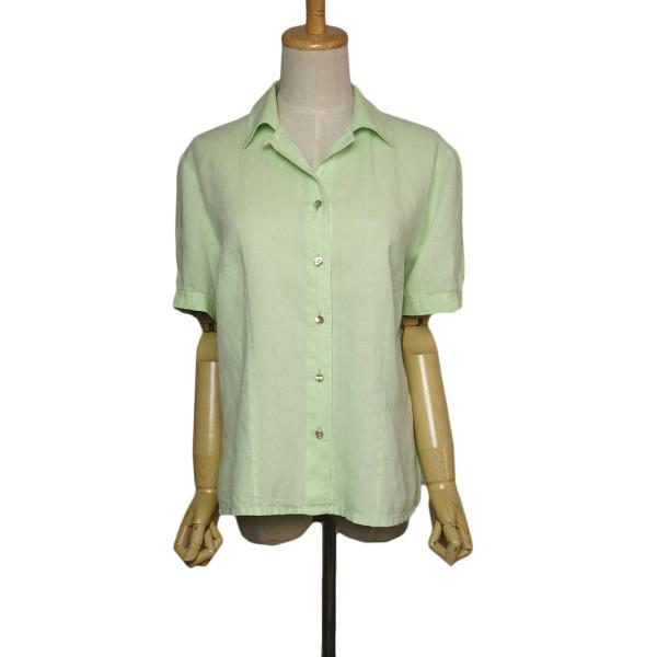 ヨーロッパから入荷。リネン混紡 半袖シャツ。処分品。●ブランド●wallmann●製造国●オーストリア●表記サイズ●42(目安:XL)●計測サイズ●肩幅　約43.0cm袖　約22.5cm着丈　約56.0cm身幅　約54.5cm●素材●55%...