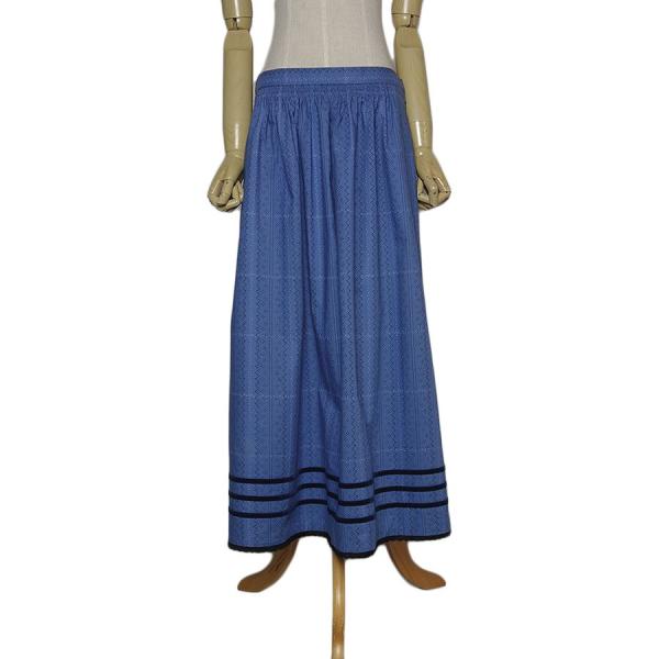 ヨーロッパから入荷。本場KASPERの、チロルスカート。汚れ有の為、処分品。南ドイツ・オーストリアを中心とした地域伝統の民族衣装、より日常に溶け込むように、スタイリッシュにした、大人の女性が楽しめるカントリースタイル。 ●ブランド●KASP...