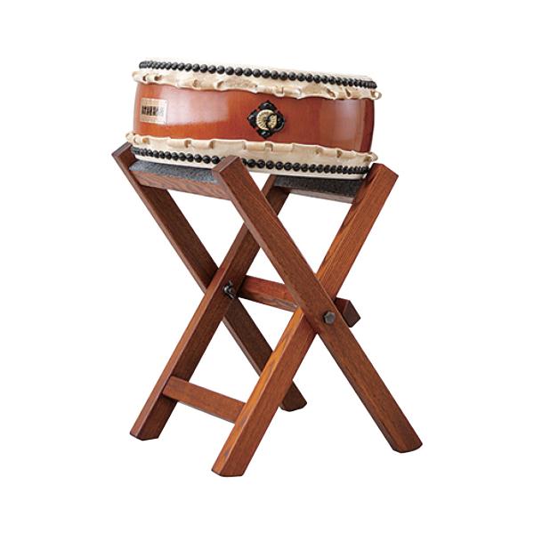 「郷のひびきシリーズ」の平太鼓 ●サイズ／375×350×480mm ●重量／3.0kg ●材質／木