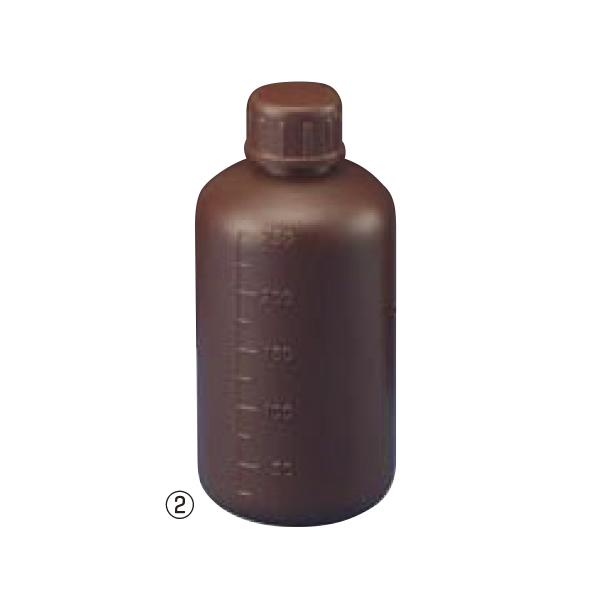 紫外線の透過しにくい褐色のポリ容器です。●サイズ／胴径×高さ：（1）46×95mm（2）62×129mm（3）80×168mm●目盛／（1）10ml（2）25ml（3）50ml●材質／本体・中栓：ポリエチレン、蓋：ポリプロピレン