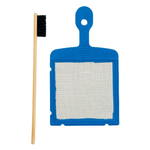 ブラシに絵の具をつけ網の上でこすると絵の具がとんで、ぼかし効果が得られます。●ぼかし絵セット内容／ぼかし金網（網部80mm角）1枚、ぼかしブラシ1本●サイズ／ぼかしブラシ：約10×180×30mm、ぼかし刷毛：φ36×65mm●材質／ぼかし...