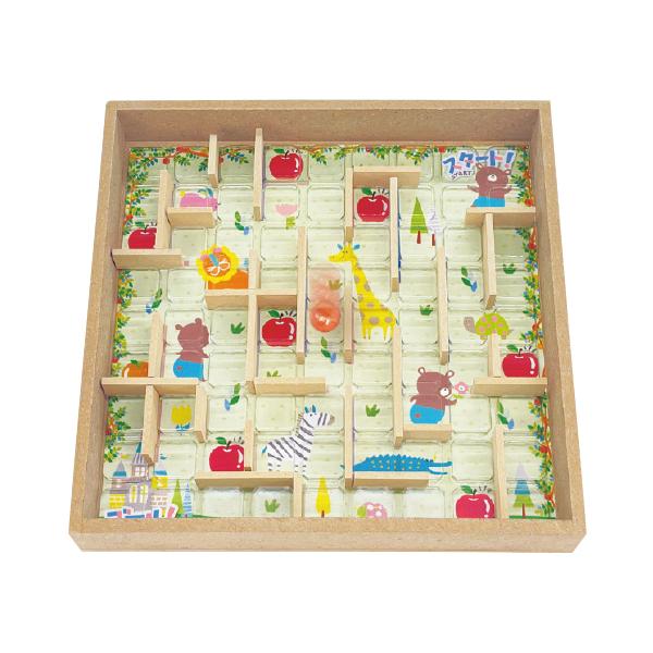 何度も作れて繰り返し遊べる、自分だけの迷路。●完成サイズ／W200×D30×H200mm●重量／350g●材質／木材部品：MDF、グリッドベース：PET、ビー玉：ソーダガラス、収納袋：OPP、ガイドシート、遊び方説明書：紙