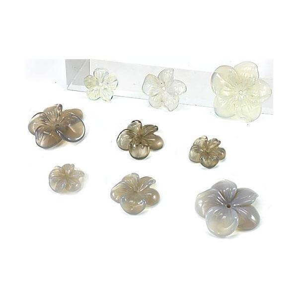 色は様々です。色がお選び出来ますのでご希望があればコメント欄にお書きください。なるべくご希望に沿うように致します。Size: 12mm