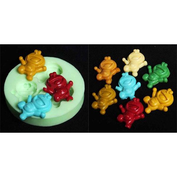 画像掲載のモールドとカラーが異なる場合がございます。予めご了承下さい。Silicon Mold : Three Cavities Character #2-1Mold : (dia)70mm (h)12mm