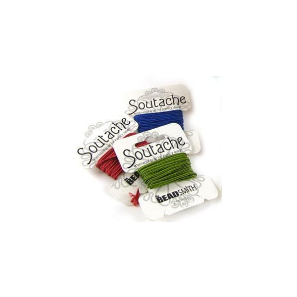 今注目の技法、ヨーロッパの伝統的なコード刺繍 Soutache（ソウタシエ/ソウタッシュ）。天然石やスワロ、ビーズなどをコード（平ひも）で流線型に囲んで針糸で縫いながら形を作っていきます。オリエンタルでエキゾチックな作品に仕上がります。デザ...