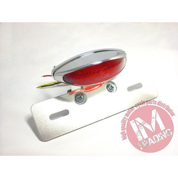 ○高品質なメッキボディ○取付に便利なナンバーステー付き○高輝度LED採用で明るい！しかも省電力！○この大きさでもナンバー灯付き○サイズ　テールランプサイズ幅約100mm　高さ約33mm　奥行約35mm 取付ボルト幅約80mm ステー取付ボル...
