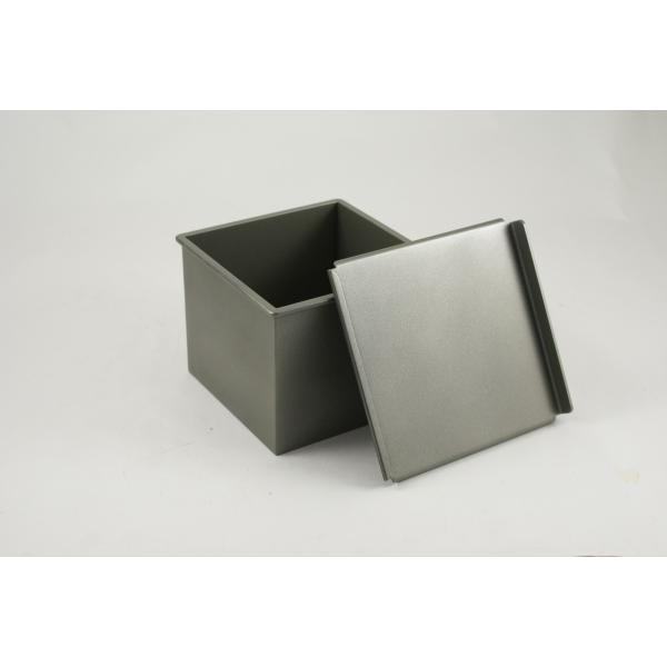 ベイクウェアーの使いやすさは、丁寧なフッ素コーティングから生まれます。富士ホーローの長年の経験と研究実績から、世界25ヵ国で販売ネットワークを有する米国Whitford社の非粘着フッ素コーティング剤Xylan（ザイラン）を採用。耐熱温度25...