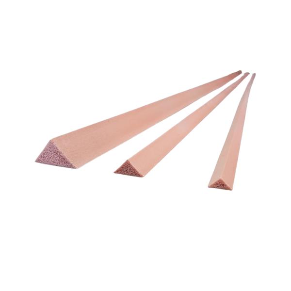 【仕様】●発砲素材直角面木●再生材料の使用100％！再生プラスチック●認定番号：06131018号●40mm×L2000mm●1箱50本入