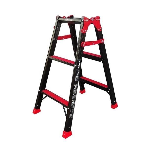 耐久性と安全性をアップさせたはしご兼用脚立の新型スタンダードモデル日本最大手の脚立メーカーアルインコと金物問屋高儀のコラボ商品！本体ブラックで新登場【特徴】安全の基本機能を集約した脚立です。支柱端具の強化を実現。（ 中敷プレートを追加）両面...