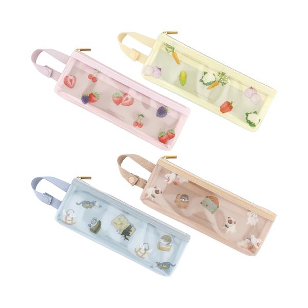 【発売日：2025年06月01日】引っ掛けられるストラップ付きの歯ブラシポーチが新登場！メッシュなので通気性もバツグン！ポケットはちょっとした小物入れに。ペンケースとしても使用可能。人気の猫柄がポイントです。＜ 素材 ＞PVC、ナイロン※裏...