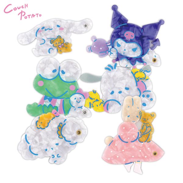 【発売日：2025年04月01日】テーマは「COUCH POTATO」サンリオキャラクターたちがリラックスしながらそれぞれのお気に入りと寄り添うオリジナルアートがとってもキュート♪キラキラの樹脂を使用した、片手で使用できる大人気のダイカット...