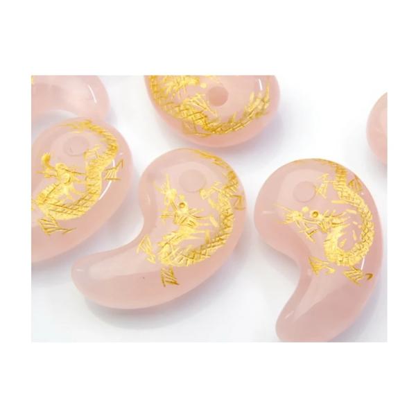 ■商品の内容天然石 勾玉 M 青龍彫り ローズクォーツ パワーストーン 現代勾玉 パワーストーン バラ売り 龍 金彫り勾玉 パワーストーン パワーストーン勾玉は古代から魔よけの石・幸運を招く玉として、また強力な護符として用いられてきました。...