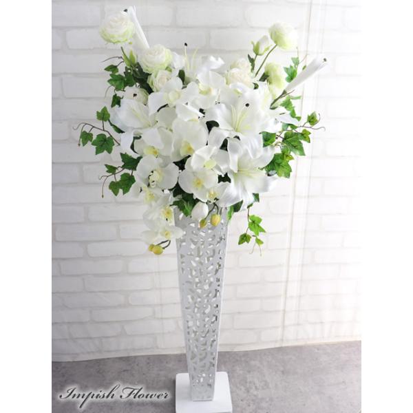 アーティフィシャルフラワー 造花 使用■サイズ:幅:55 奥行:33 高さ:112 (cm) ■主な使用造花：バラ・カサブランカ・胡蝶蘭高級造花を使用したスタンド型アレンジメントです。インテリアとしてはもちろん贈り物としてもおすすめです。用...