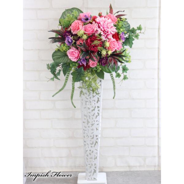 アーティフィシャルフラワー 造花 使用■サイズ:幅:55 奥行:36 高さ:102 (cm) ■主な使用造花：バラ・ダリア高級造花を使用したスタンド型アレンジメントです。インテリアとしてはもちろん贈り物としてもおすすめです。用途例：誕生日、...