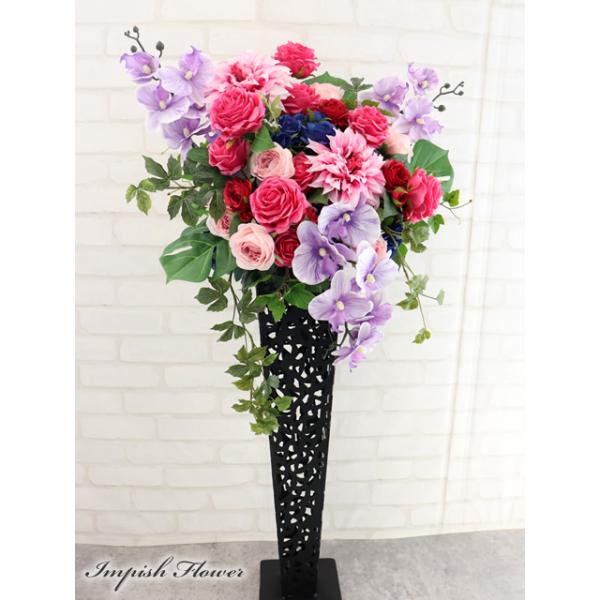 アーティフィシャルフラワー 造花 使用■サイズ:幅:60 奥行:37 高さ:110 (cm) ■主な使用造花：バラ・胡蝶蘭・ダリア高級造花を使用したスタンド型アレンジメントです。インテリアとしてはもちろん贈り物としてもおすすめです。用途例：...