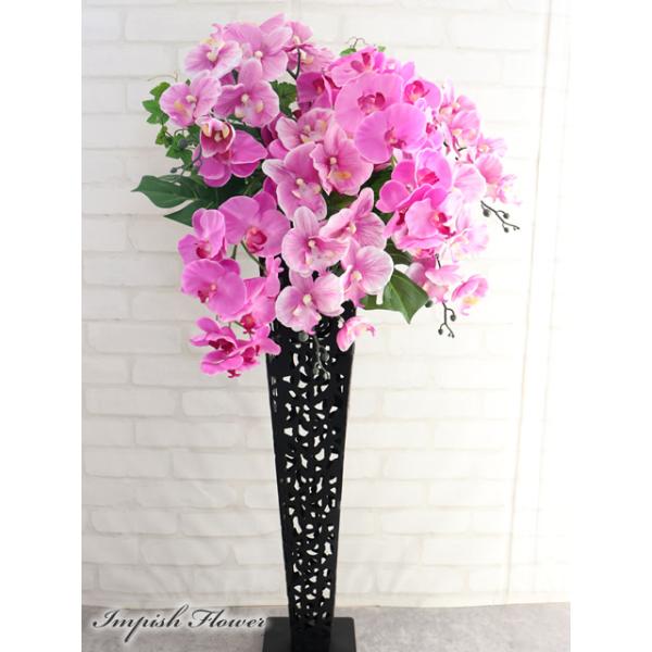 アーティフィシャルフラワー 造花 使用■サイズ:幅:58 奥行:46 高さ:108 (cm) ■主な使用造花：胡蝶蘭高級造花を使用したスタンド型アレンジメントです。インテリアとしてはもちろん贈り物としてもおすすめです。用途例：誕生日、結婚祝...