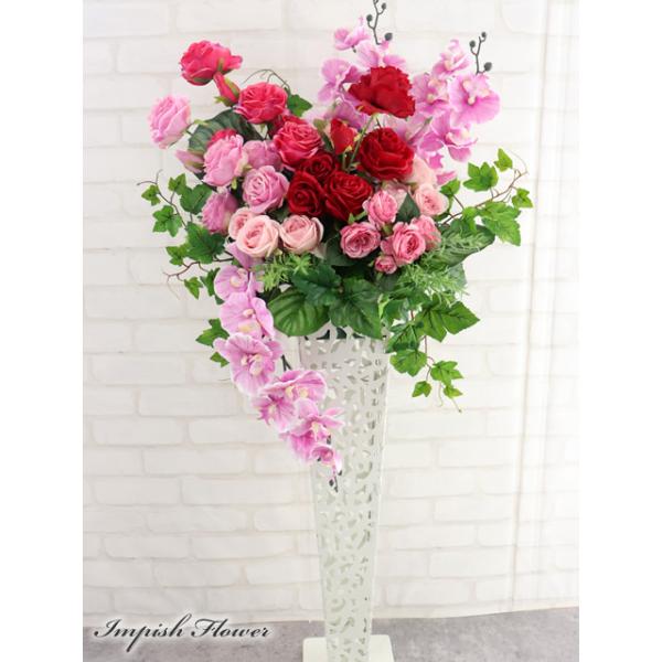 アーティフィシャルフラワー 造花 使用■サイズ:幅:58 奥行:30 高さ:118 (cm) ■主な使用造花：バラ・胡蝶蘭高級造花を使用したスタンド型アレンジメントです。インテリアとしてはもちろん贈り物としてもおすすめです。用途例：誕生日、...