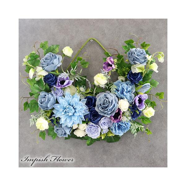アーティフィシャルフラワー（造花）使用■サイズ: 幅:55 奥行き:12 高さ:40 (cm) ■主な使用造花：ダリア・バラインテリアとしてはもちろん御祝い用にもぴったりの豪華な造花を使ったリースのアレンジメント用途例：誕生日、結婚祝い、記...