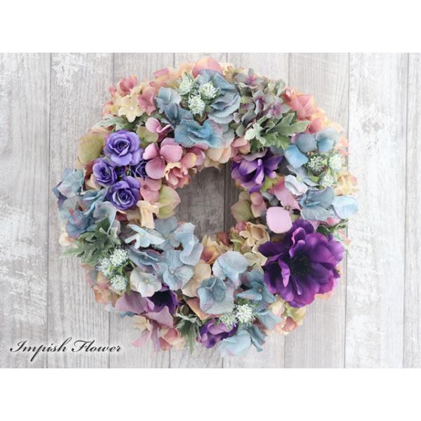 アーティフィシャルフラワー 造花 使用■アレンジサイズ: 直径:35 高さ:11 (cm) ■主な使用造花：アジサイ・バラインテリアとしてはもちろん御祝い用にもぴったりの豪華な造花を使った壁掛けリースのアレンジメント用途例：誕生日、結婚祝い...