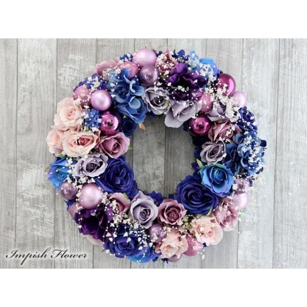 アーティフィシャルフラワー（造花）使用■サイズ: 直径:43 奥行:12 (cm) ■主な使用造花： バラ人気 クリスマスにぴったりの豪華な高級造花を使ったクリスマスリース用途例：誕生日、結婚祝い、記念日、ギフト、プレゼント、贈り物、お見舞...