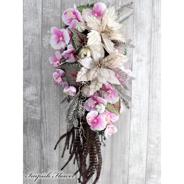 アーティフィシャルフラワー（造花）使用■サイズ: 幅:34 奥行:14 高さ:80  (cm) ■主な使用造花： ポインセチア人気 クリスマスにぴったりの豪華な高級造花を使ったクリスマスリース用途例：誕生日、結婚祝い、記念日、ギフト、プレゼ...