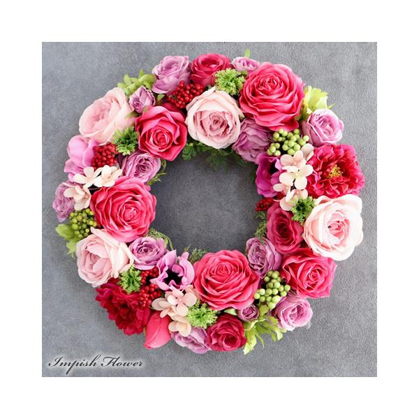 アーティフィシャルフラワー 造花 使用■アレンジサイズ: 直径:34 高さ:9 (cm) ■主な使用造花：バラインテリアとしてはもちろん御祝い用にもぴったりの豪華な造花を使った壁掛けリースのアレンジメント用途例：誕生日、結婚祝い、記念日、ギ...