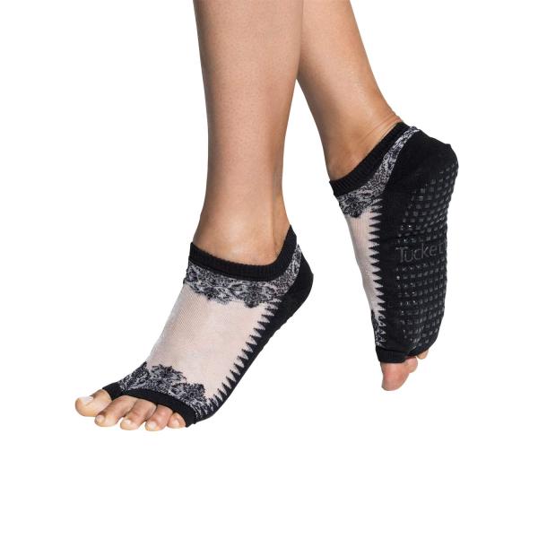 商品名: [Tucketts] ヨガ 靴下 女性用 ノンスリップ、トウレス 滑らない 粘着性 グリップ 靴下 - ピラティス、バー、バレエ(フロウ)() フリーサイズ ブラック Tucketts Flow Toeless Non-Slip ...