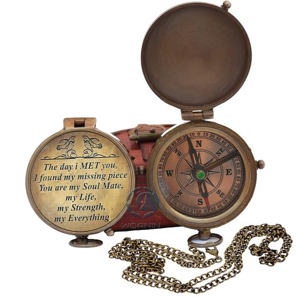 商品名: WOANIN 彫刻コンパス 夫へのギフト 記念日 彼への結婚ギフト 遠距離恋愛ギフト 婚約者ギフト I Miss You 遠距離恋愛ギフト ボーイフレンドギフト (私が会った日) Engraved Compass, Gift fo...