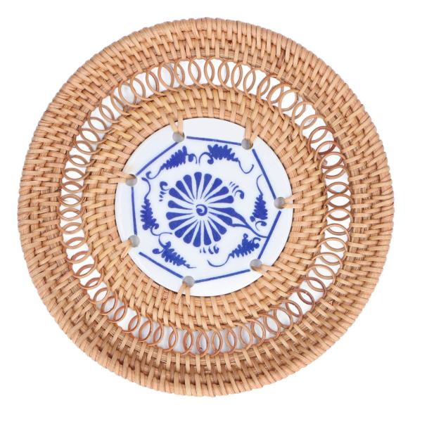 商品名: 天然ラタンコースター ラウンド織り ラタン ブルー ホワイト 磁器 ドリンクコースター 木製テーブル用 ホーム&amp;ダイニングルームの装飾に最適 新築祝いの贈り物 (13cm) Rattan Trivets for Hot D...