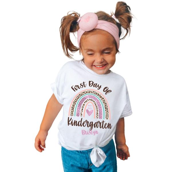 商品名:  First Day Of Kindergarten Shirt Personalized Girlsブランド: SweetTeez商品サイズ: Shirt Size商品番号: 色: White海外の輸入品ショップ-世界中の様々な...