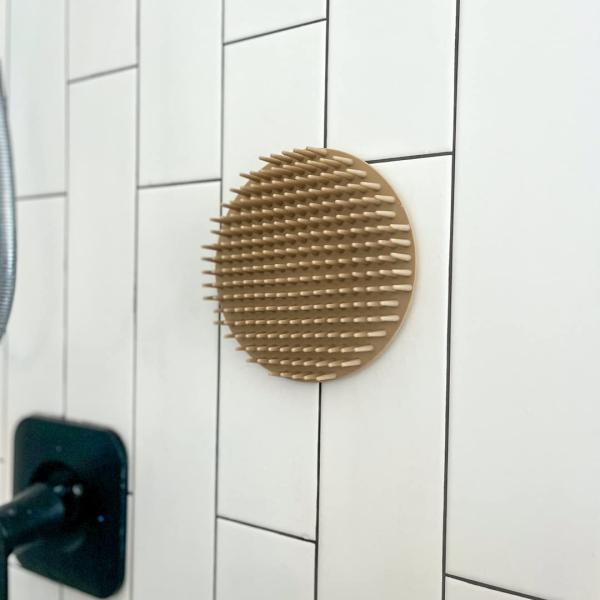 商品名: Hair Zaddy、ヘアキャッチャー、シャワーウォールセーバー、排水口セーバー、ベージュ。 Drain Saver, Hair wash Day, Shower Hair Catcher Wall - Reusable Hair...