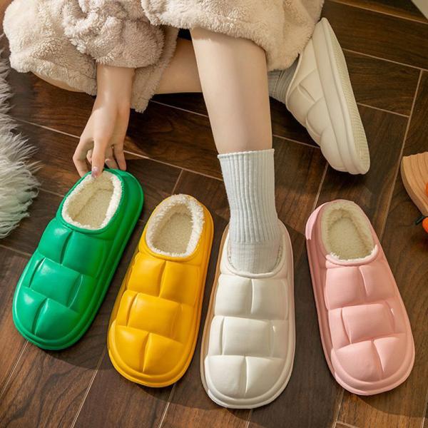 足に心地よくフィット・ふわふわであたたかいスリッパです。表面側は水をはじくデザイン。水気のある場所にも使用可能です。靴底側は滑りにくく、弾力があり、クッション性に優れています。カラフルな7色×5サイズの35種類展開です。様々な場面で役立つこ...