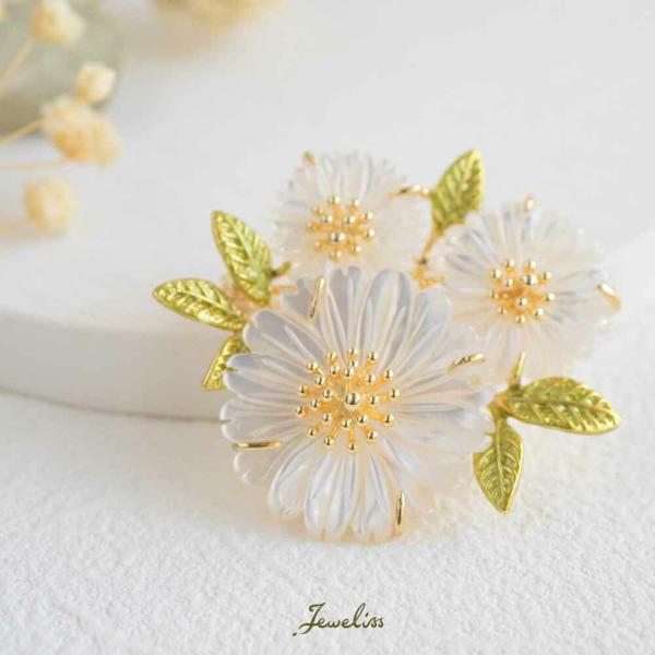 Jeweliss ブローチ デイジーフラワー ラージャ Raya シェル 花 コサージュ 雛菊 セレモニー ゴールド ギフト アクセサリー プレゼント ジュエリス 母の日□ 本州送料無料 即納