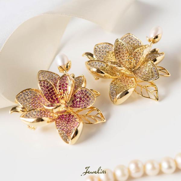 Jeweliss ブローチ Clarus クラルス 蓮 ハス 淡水パール 花 フラワー ジュエリス アクセサリー コサージュ セレモニー ギフト プレゼント □ 本州送料無料 即納