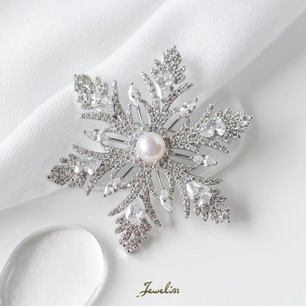 Jeweliss ブローチ Bryndis ブリンディス 雪の結晶 淡水パール ジュエリス アクセサリー コサージュ セレモニー ギフト プレゼント   本州送料無料 即納