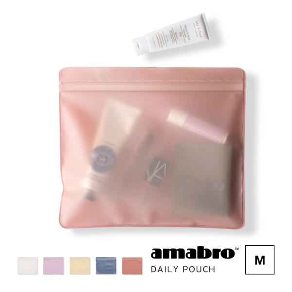 amabro DAILY POUCH / Mサイズ人気のDAILY SHOPPERでも使用されているTPUを素材にした半透明のポーチ。シアーな透け感が可愛く、中に入れているものも一目で確認ができます。Mサイズはコスメポーチやマスクケースとし...