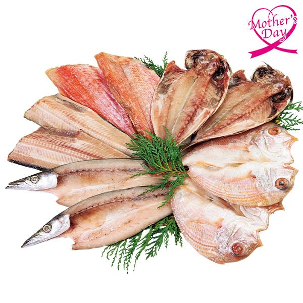 母の日 ギフト グルメ セット 魚 食べ物 小田原山安 感謝の干物ギフト いなげや プレゼント 2026 70代 60代 メッセージカード 高級 人気【商品内容】真あじ開き（長崎県産）60g×2枚、連子鯛開き（長崎県産）90g×2枚、かます...