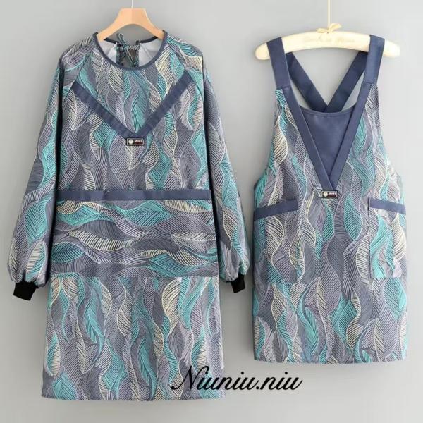 素材:帆布カラー：図に参照ポケットはあるのでメモ帳やハンカチなど収納してもいいですね。お料理や洗い物で汚れやすい袖口も、かっぽう着ならしっかりカバー。お掃除やガーデニング作業、小さなお子様のお世話でも、上半身をすっぽりと覆ってくれるので、お...