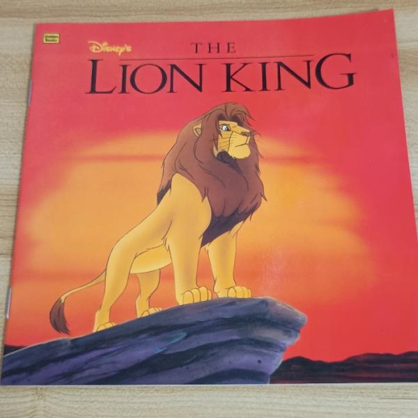 中古品−可経年の使用、保管によるヤケ、汚れ、くすみ、スレ、ヨレ、小傷、シミなどがございます。画像の様な書店シール、値付けシールの貼付けがございます。経年のダメージはございますが通読に問題ございません。現状での出品とさせていただきます。