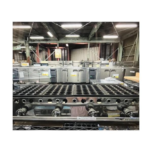 商品名：たこ焼き器 4連 28穴 寸法：W770×D470×H180 メーカー：不明 コンセントプラグ：なし ガス種：都市ガス【12A・13A】※ガス機器の接続は最寄りの専門業者へご依頼下さい。 付属品：写真の通り 説明書：なし 保証期間：...