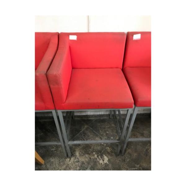 商品名：カウンターチェア 赤布座 寸法：W450×D450×H950 座面高さ：700 メーカー：不明 型式：不明 年式：不明 保証期間：なし ランク：B 特記事項：右、左ひじあります  販売店：テンポス名古屋西店（愛知県名古屋市）からの配...